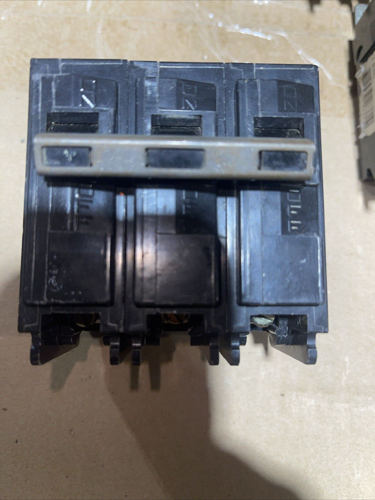 Siemens B330 30 A 3Pole 240 V Circuit Breaker – Energy Power Systems LLC