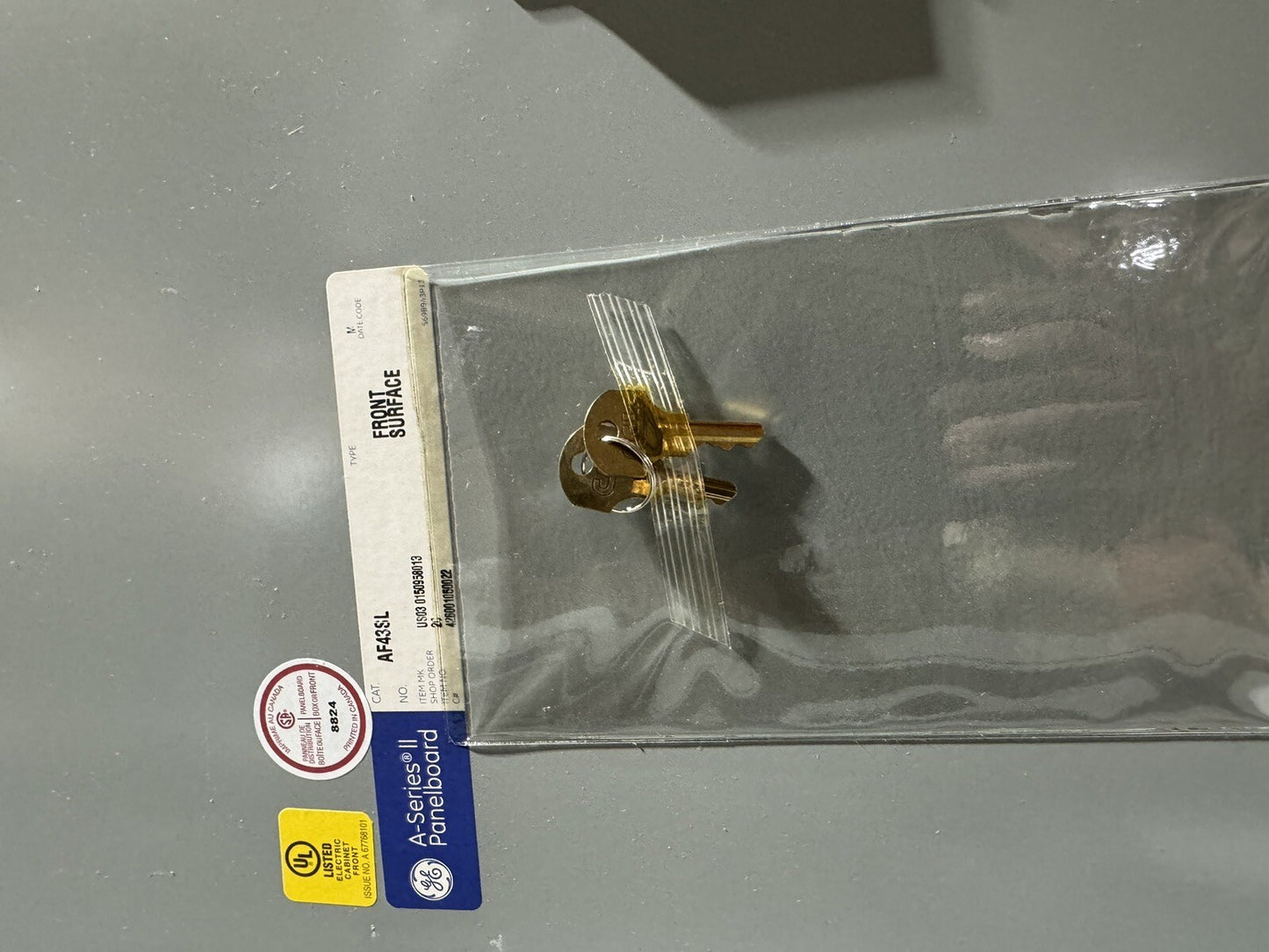 GE 225amp 480/277 3P 4W MLO Panel board 42 Spaces TEY Type Branch Comp ...