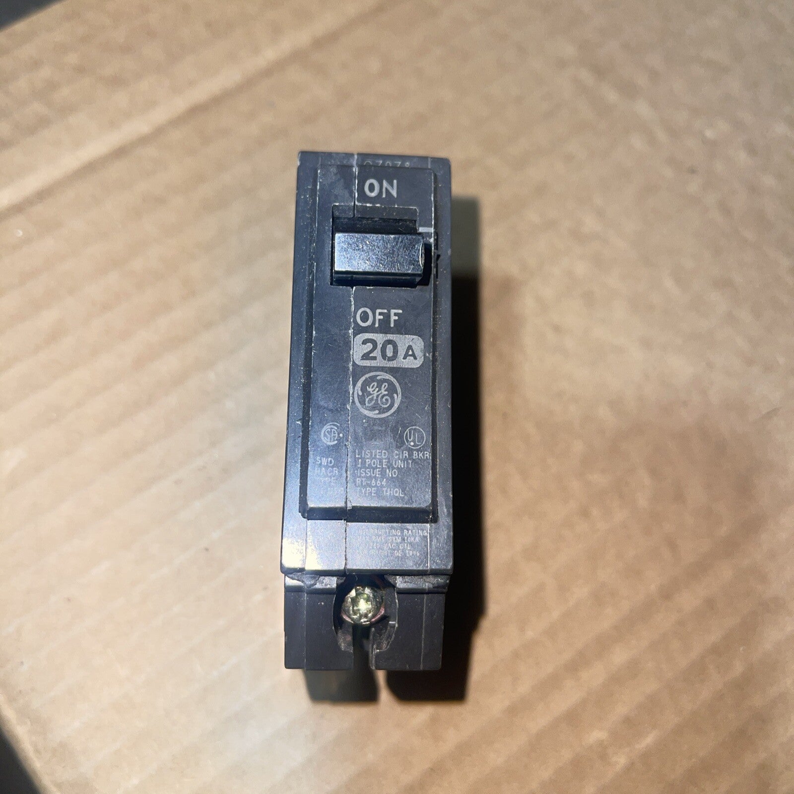 GE THQL1120 20A 120/240V Circuit Breaker – Energy Power Systems LLC