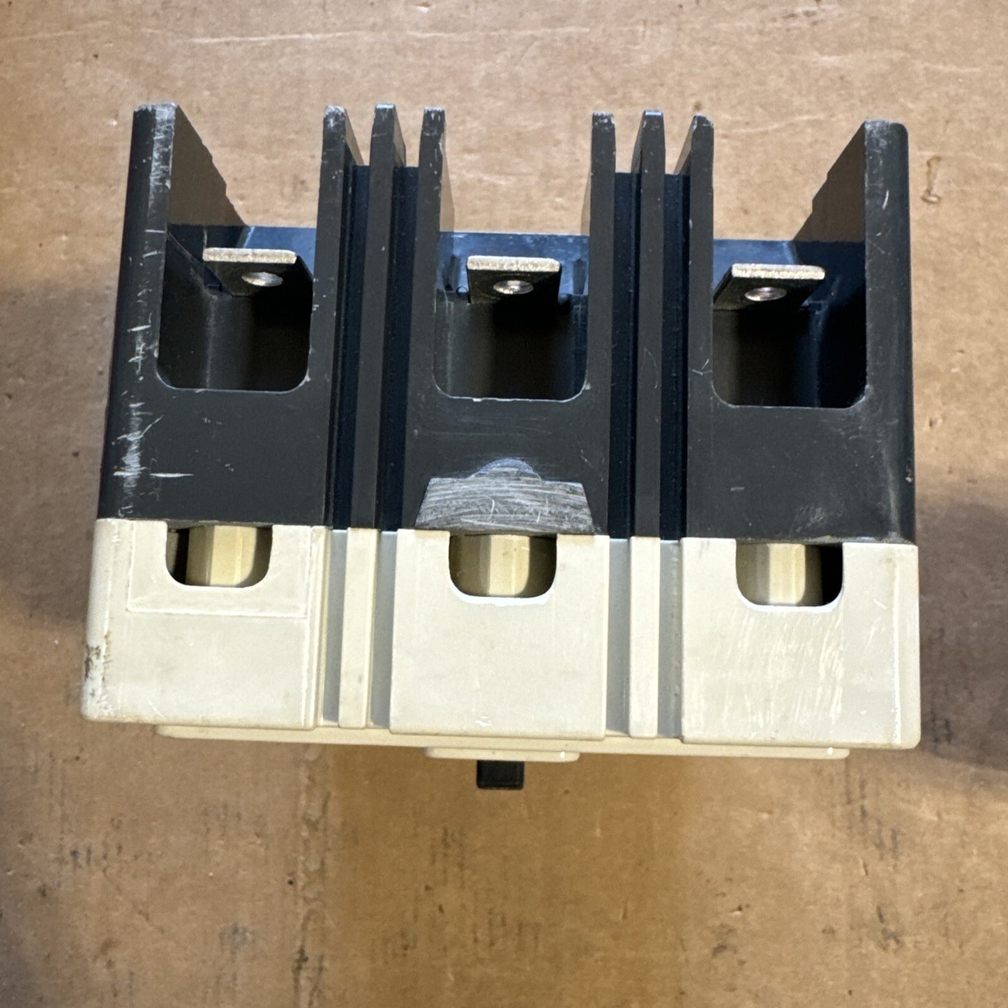 Eaton / Cutler Hammer FD3015 35kAIC @480V 15A 3Pole Circuit Breaker ...